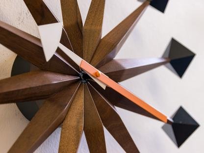 Polygon Clock | Vitra | Uhren - Designermöbel von smow